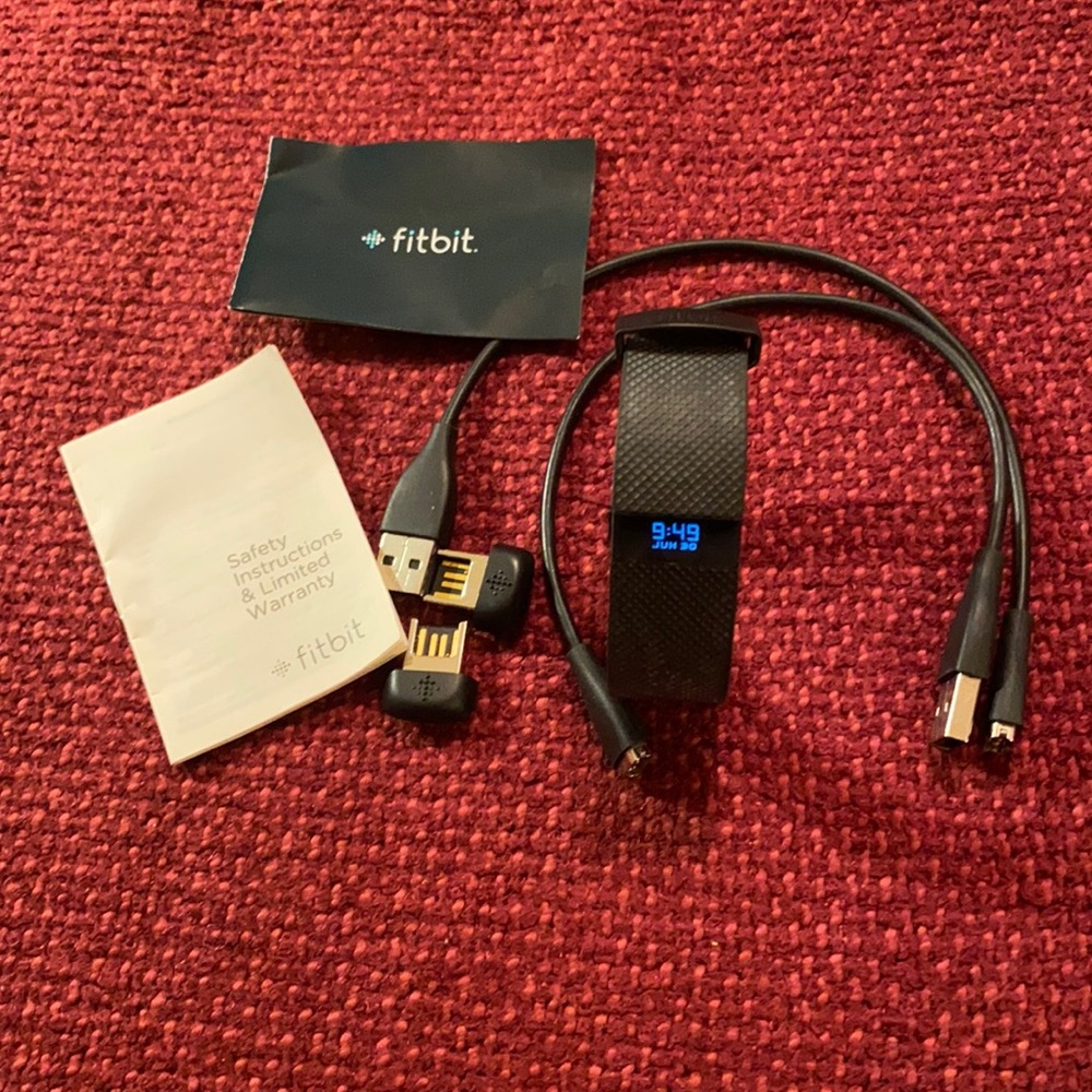 Fitbit Charge Hr Fitness Tracker With Accessories - Gem